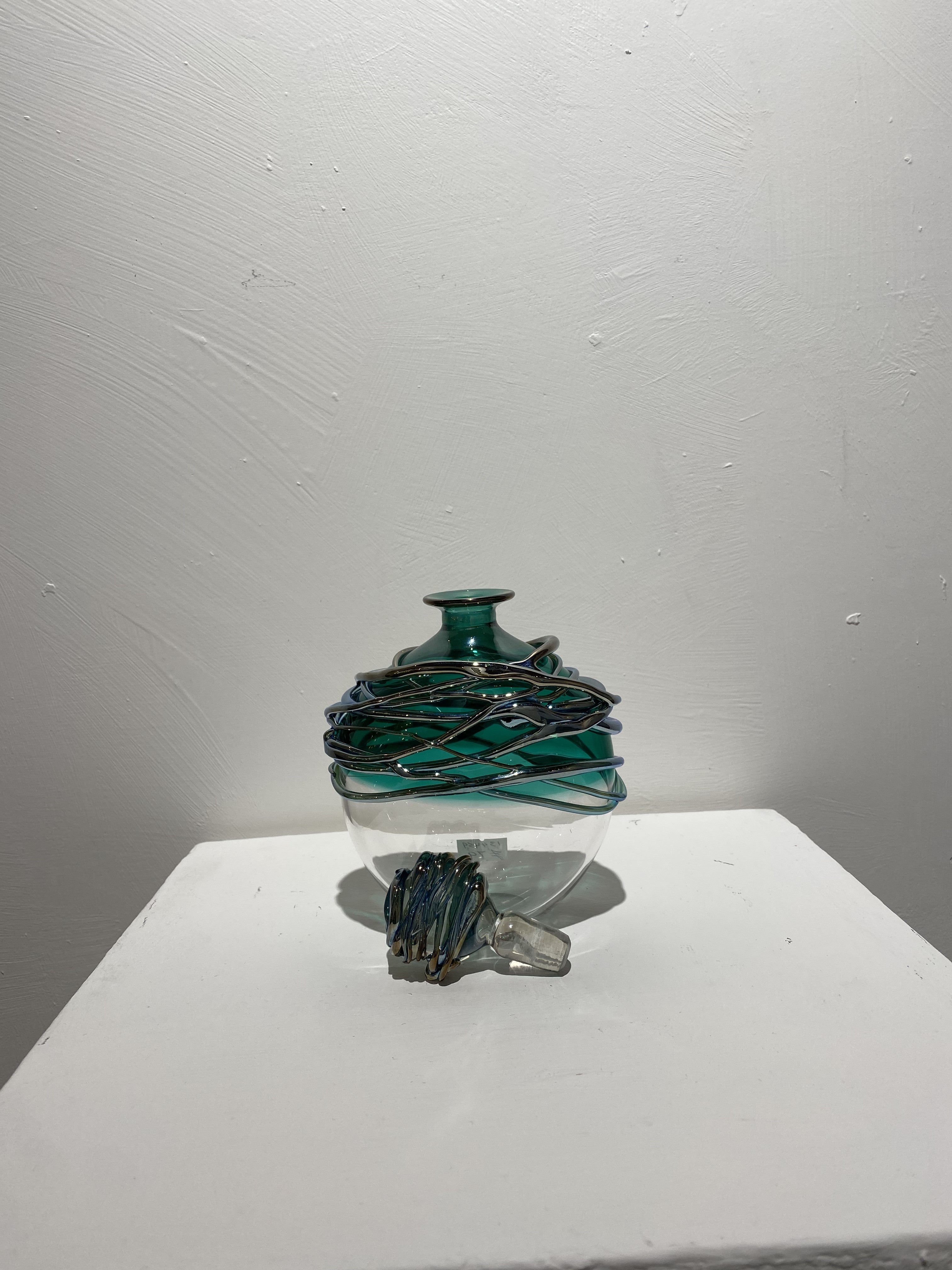 Golden Trailing Perfume Bottle – Artifex